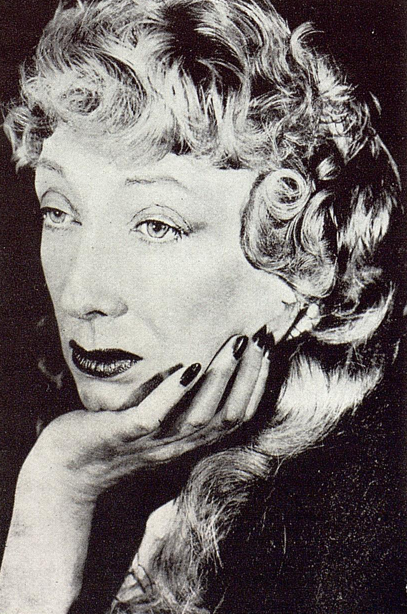 Suzy Prim en el papel de Fulvia, de Come prima, meglio di prima, de ...